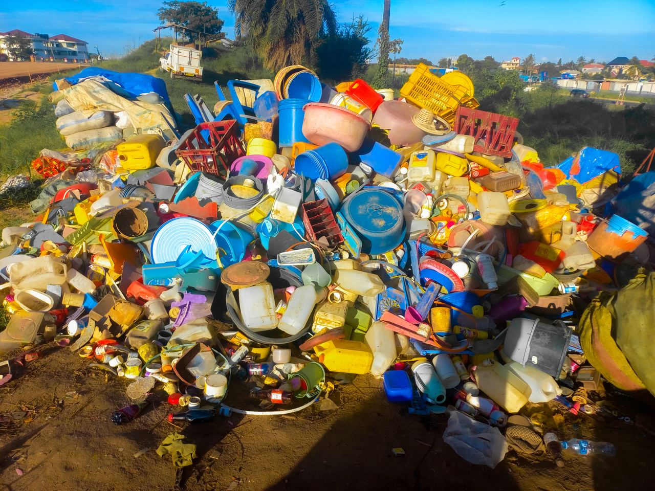 Plastic Waste Pickers: The Shunned and Scorned Environmental Warriors ...